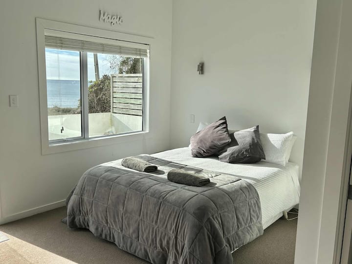 Moeraki Escape, Outdoor Bath, Modern Studio Unit - Hampden