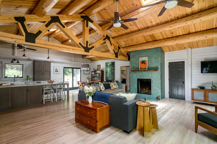 Family Friendly Quiet Oasis, Hot Tub & Heated Pool - Woodstock, NY