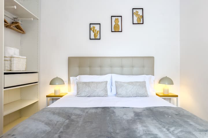 Bright Apartment With Small Balconies - Sant Just Desvern