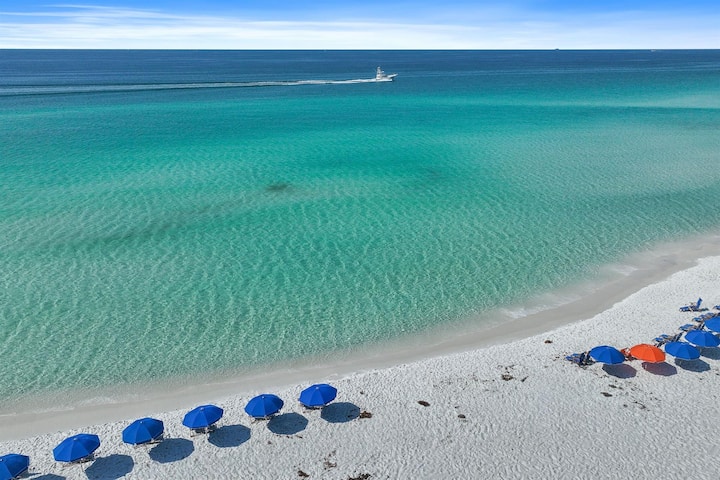 Shoreline Towers Townhome Walk To Beach Pool Lake - Destin, FL