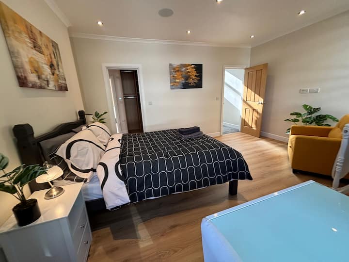 En-suite Huge Dream Room In Central London - Central London