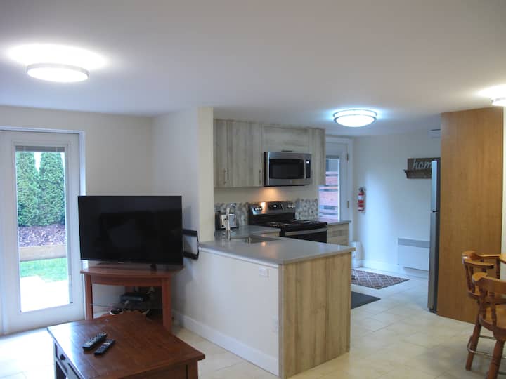 2 Bedroom Caddy Bay Suite - Victoria