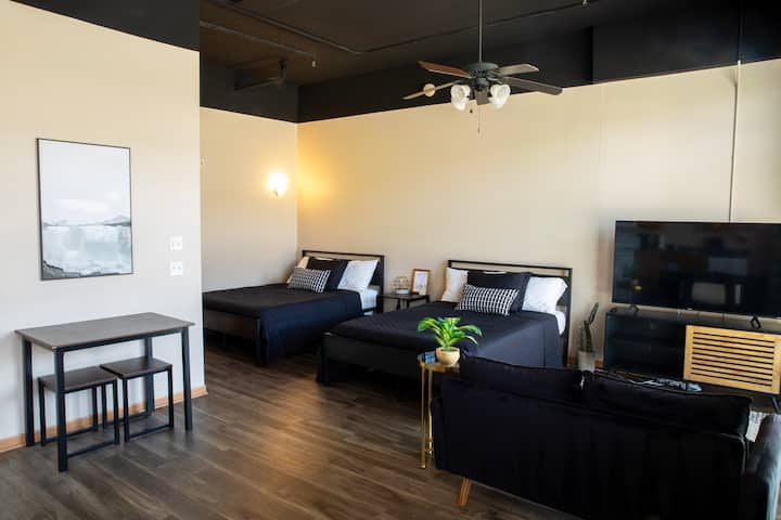 West Towne Studio With 2 Beds - Ames, IA