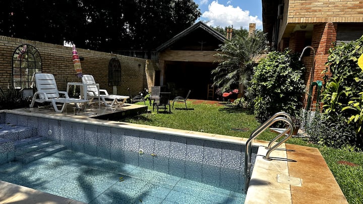 Casa Con Piscina En Lambaré - Paraguay