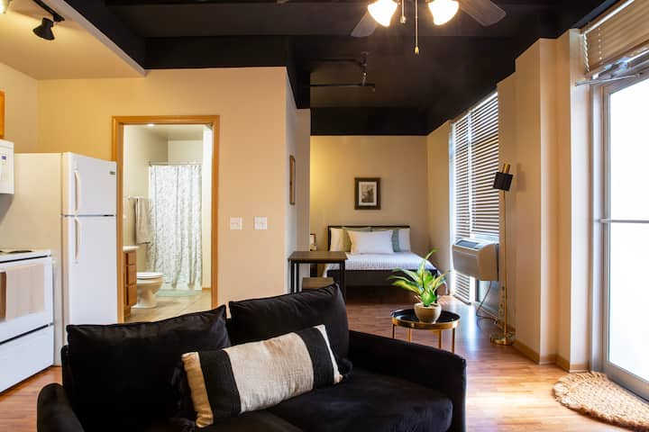 Sweet Caroline's Studio - Ames, IA