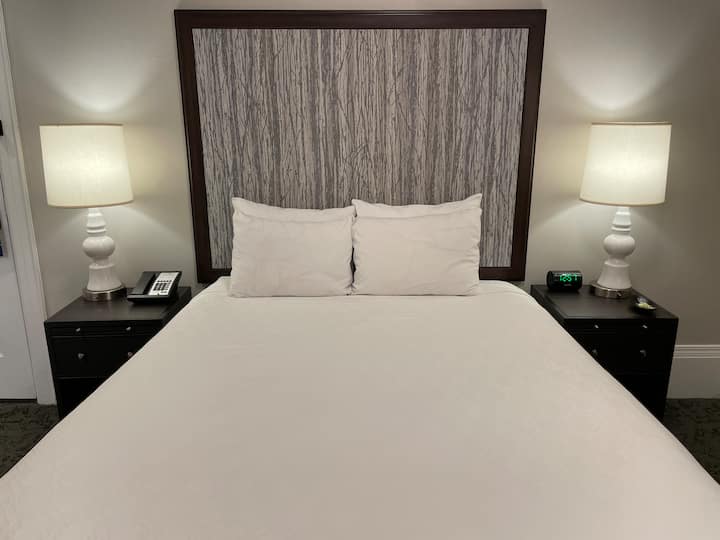 Pleasant Hotel Style Suite In Union Square - San Francisco, CA