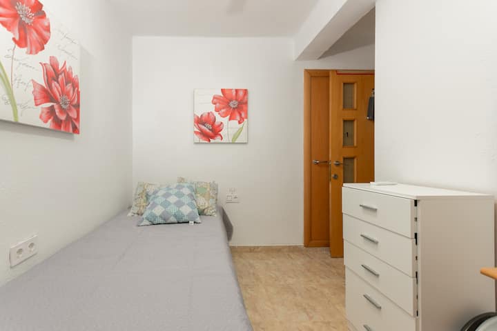 Teletrabajo/estudio|smart Tv, Neverita, Baño Comp. - Valencia