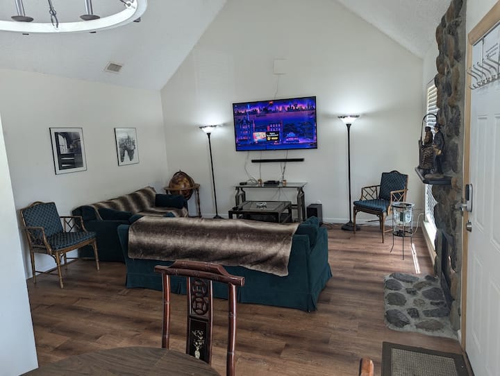Walk To The Light Rail, 420 Friendly Inside!!! - Aurora, CO