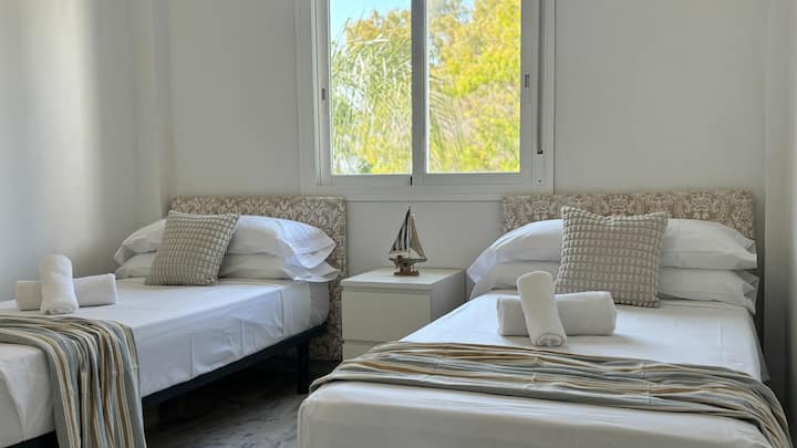 Zoco | Pool, Parking, 5 Min Walk To Beach & Dining - Calahonda