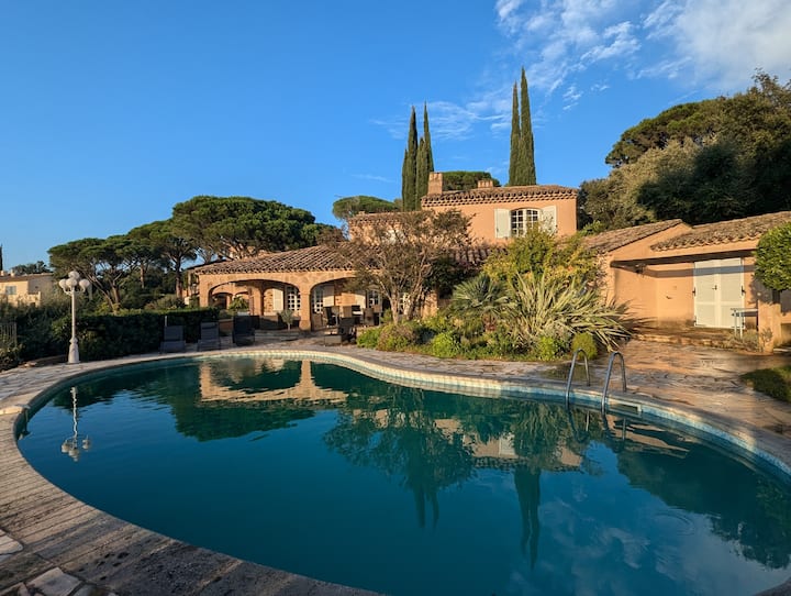 Belle Villa  Avec Jardin Et Piscine 8 Personnes - Saint-Tropez