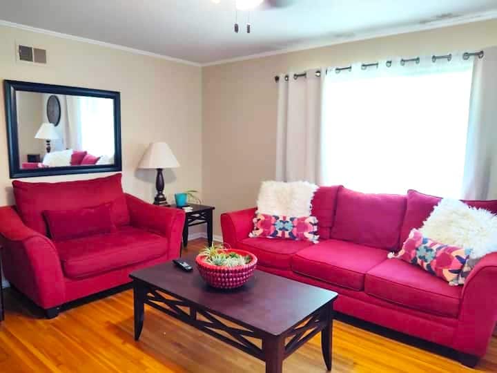 3 Bed 1.5 Bath Near Fairgrounds/bok/shopping/park - Tulsa, OK