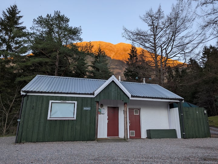 Private Bothy Cabin With Serene Woodland View - Glencoe