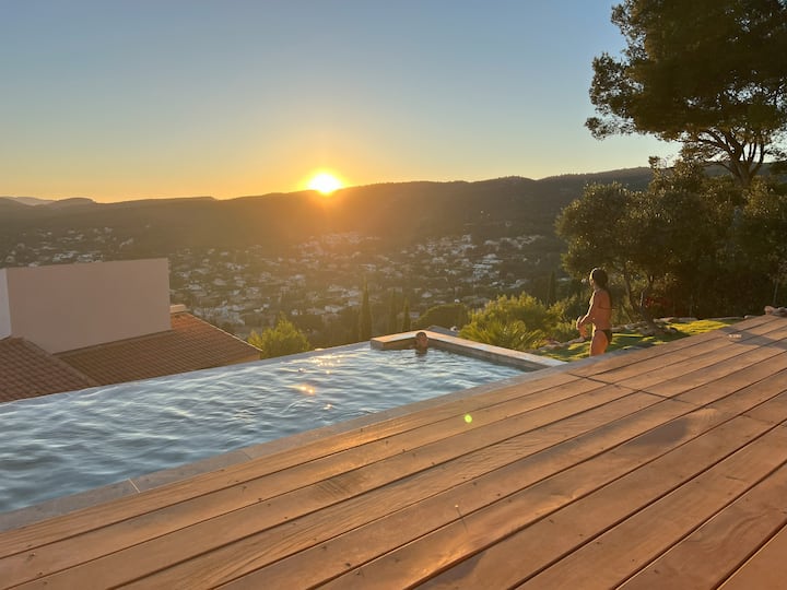 Grande Maison Avec Une Vue Qui Vous éBlouira! - La Ciotat