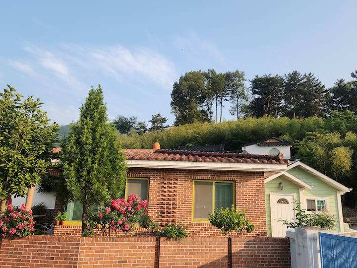 경주 서악동 게스트하우스, 구절초가는길별채 (Guest House For Healing) - Gyeongju-si