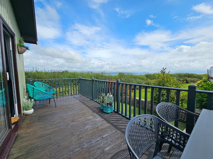 Pine Lodge @ Puffin Lodges - Pwllheli