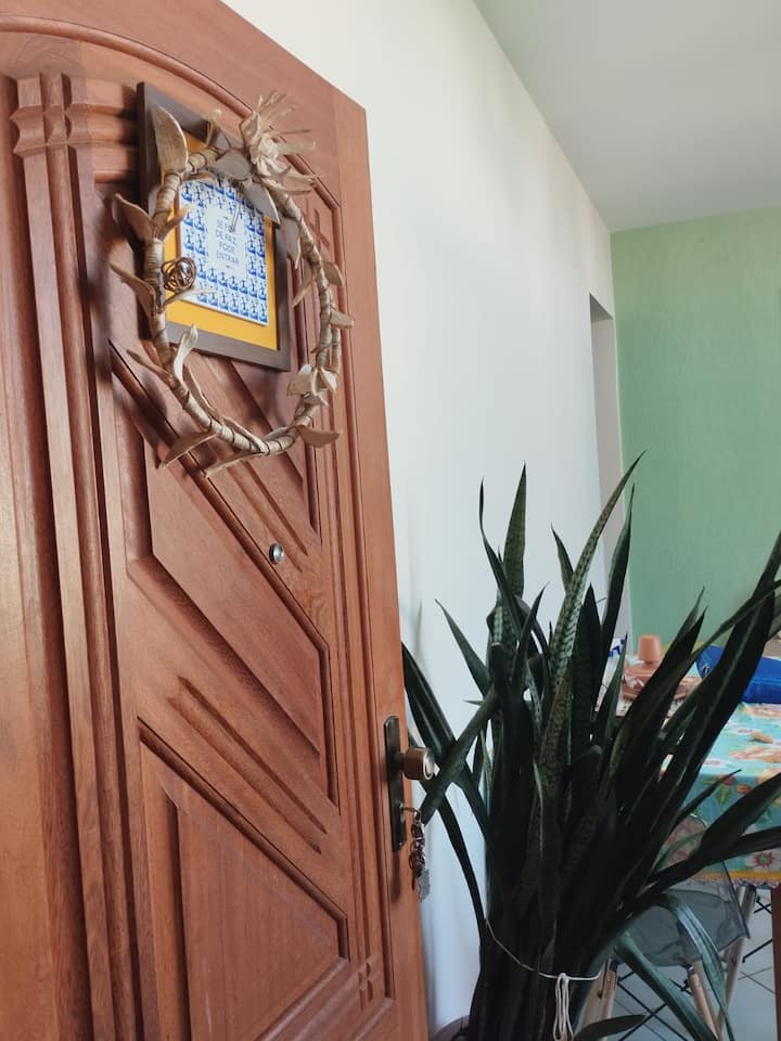 Apê 3/4 Completo, Amplo E Ventilado - Rio Vermelho