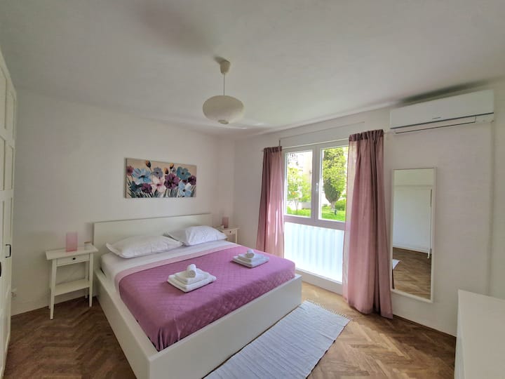 Apartment Lana With A Park View - Split