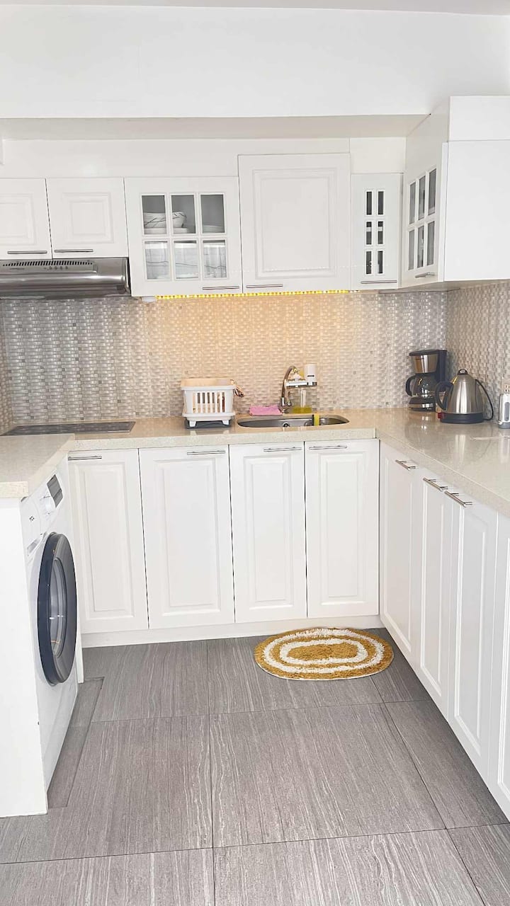 Comfort Bgc 2br W/ Soft Beds & Washer (Pets Ok) - Taguig