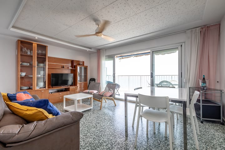 Apartment On The Beach Front In Cullera. - Cullera