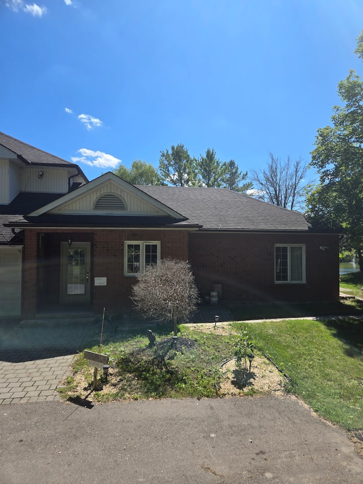 Resort Style Entire Guesthouse (2 Rooms) - Caledon