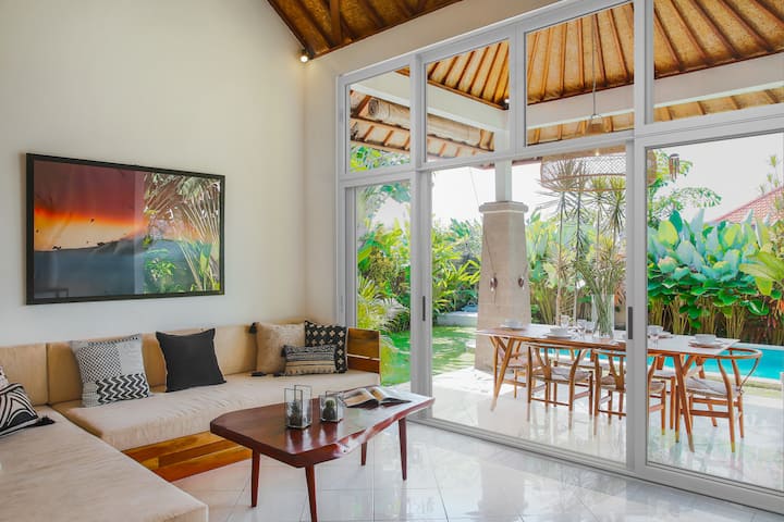 Villa Sunlight - 7mins To Finns - Enclosed Living - Canggu