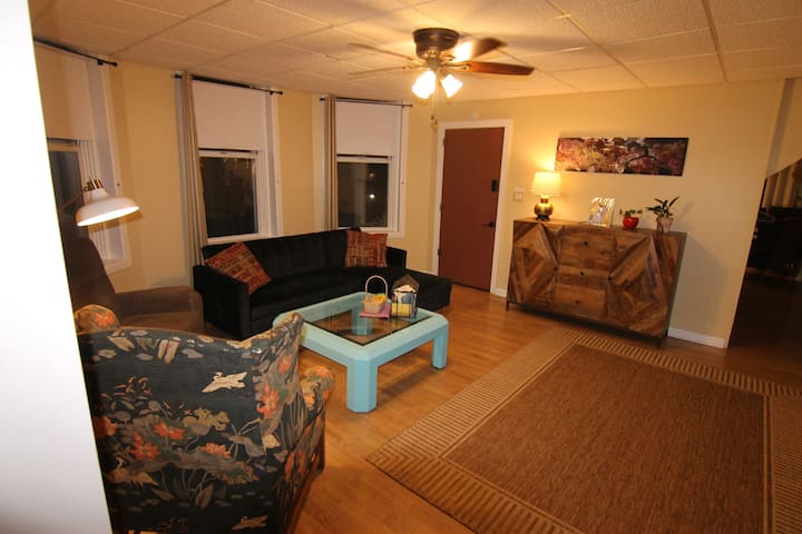 Beautiful Apartment In The Incline District - Cincinnati, OH