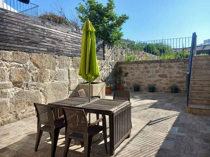 Moradia Com Pátio E Jardim No Centro Do Porto - Porto, Portugal