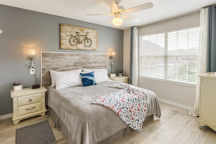 Discover Blissful Comfort In A Resort-style Condo -Your Home Away From Home - Dunedin, FL