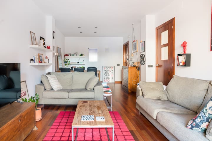 Chambre Double Dans Un Appartement Confortable - Vic