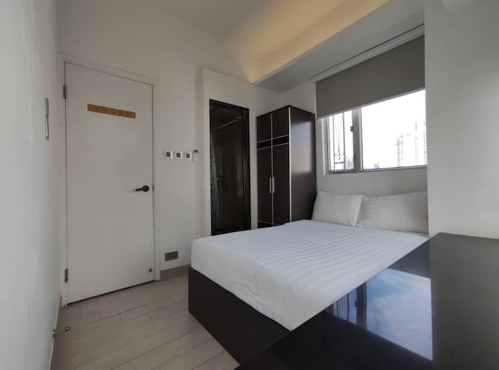Hung Hom /  Ho Man Tin 3-bedroom Suite - Hong Kong