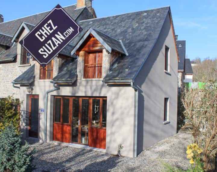 Chezsuzanlestudio.  New Modern Appartment - Super-Besse