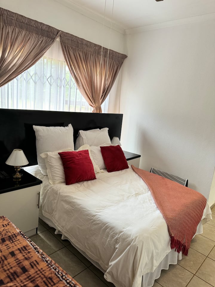 Peaceful Serene Suburban Farm Stay In Vereeniging! - Vereeniging