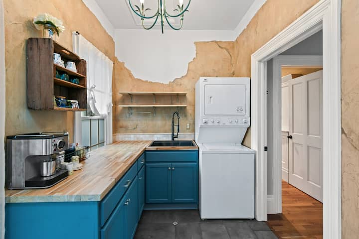 Innkeepers Suite:private Entrance+bathroom+laundry - Fort Collins, CO