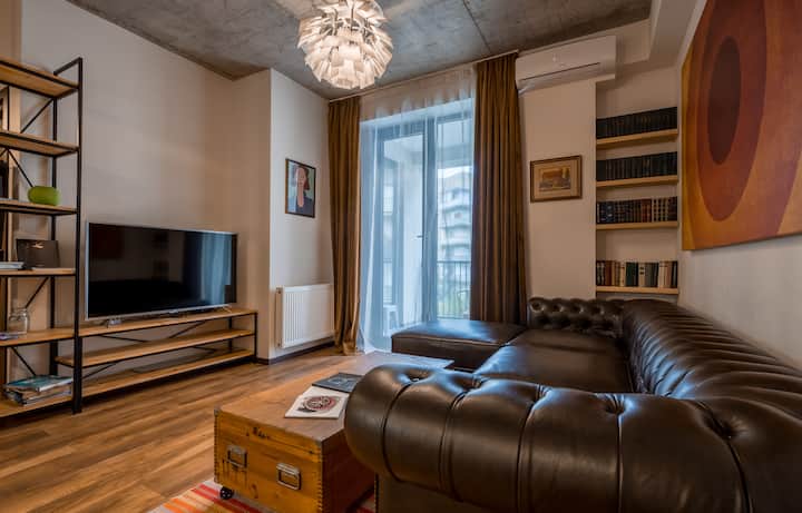 Vake Designer Loft With Balcony & Comfort - Tbilisi