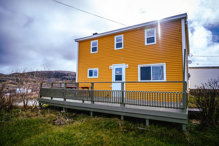 Snug Harbour Home & Outdoor Bath House - Newfoundland and Labrador