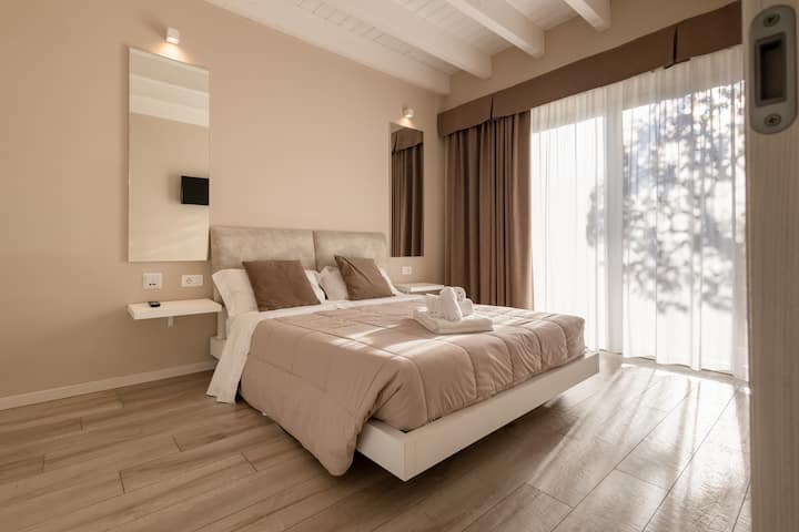 Appartamento Bilocale Aurora Aparthotel - Lazise, VR, Italia