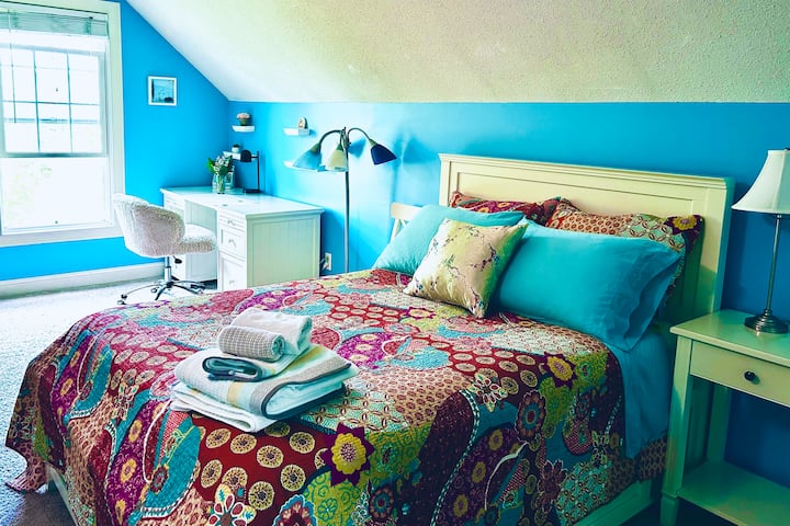 Turquoise Master Suite W/bath 2mi To Town - Northampton, MA