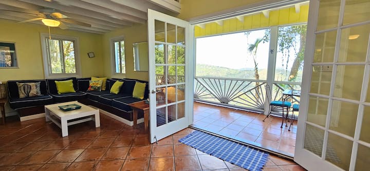 Tropical Tree House - East End