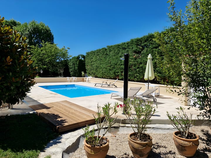 Private Villa With Pool. Sleeps 12 People - Saint-Émilion