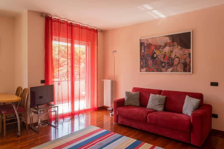 Elegant Apartment Provided With Private Parking - Milan