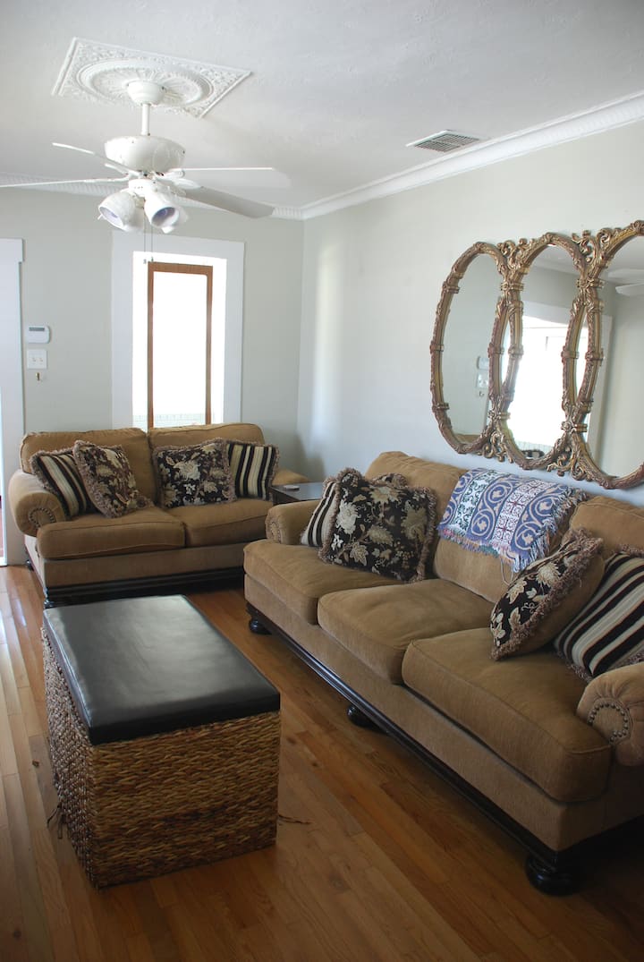 Tampa Stadium / West River Bungalow - Tampa, FL