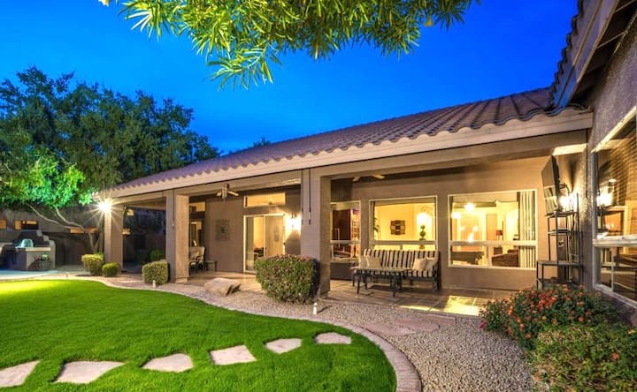 Quiet Private Room W/ Serene Backyard, Pool & Spa - Gilbert, AZ