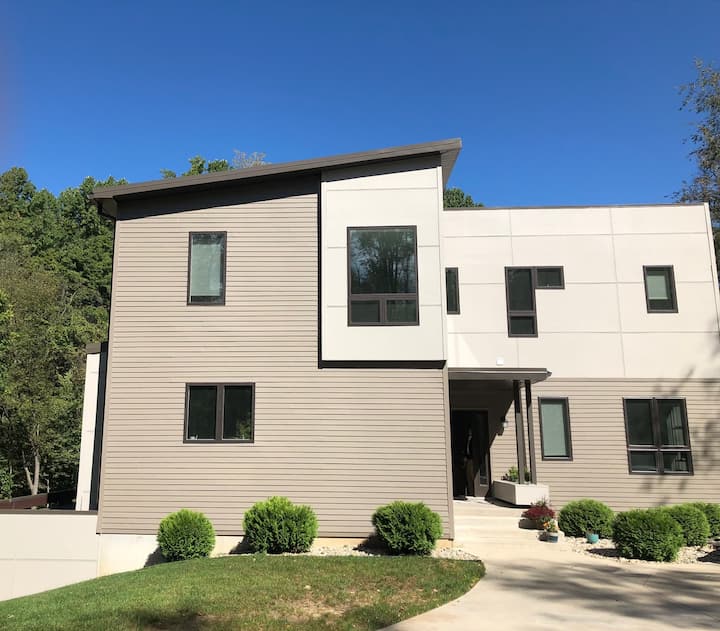 Southwest Mi  Home Close To South Bend And St. Joe - Berrien Springs, MI