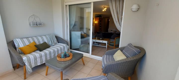 Apartment Near St Tropez. Car Park And Pool. - La Garde-Freinet