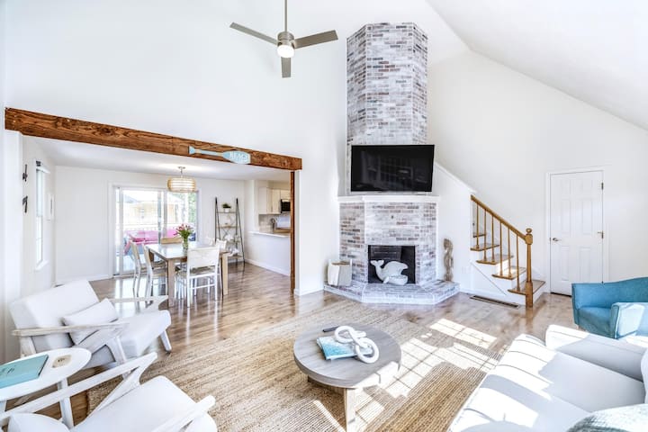 Luxury Getaway With Hot Tub! - Harwich