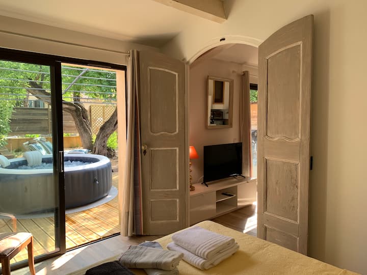 Appartement Climatisé Spa &Jardin Privés  Provence - Éguilles