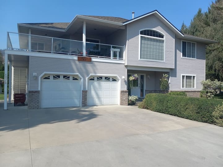 Grumpy's House By The Lake - Summerland