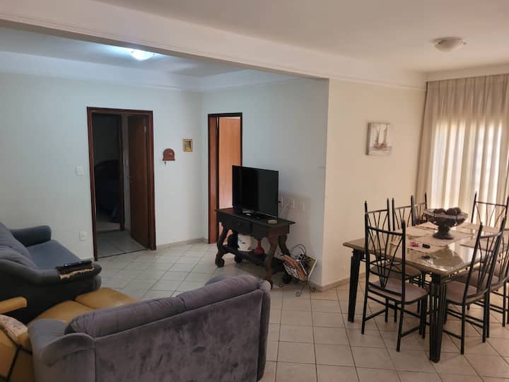 Aptº Térreo, 50 M Supermercado Lopes & Av. Paulovi - Franca