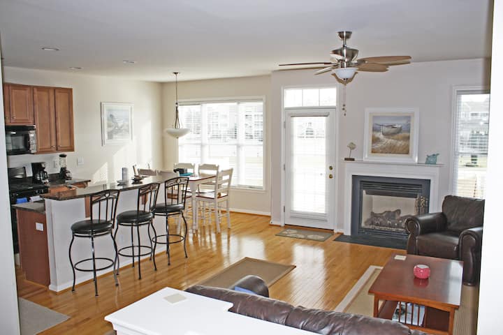Lovely 3br, 3.5 Ba Townhome East Of Rte. 1 - Dewey Beach, DE