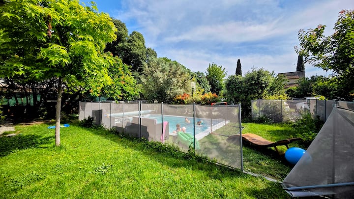 Ecrin De Verdure Avec Piscine En Centre Ville - Montpellier